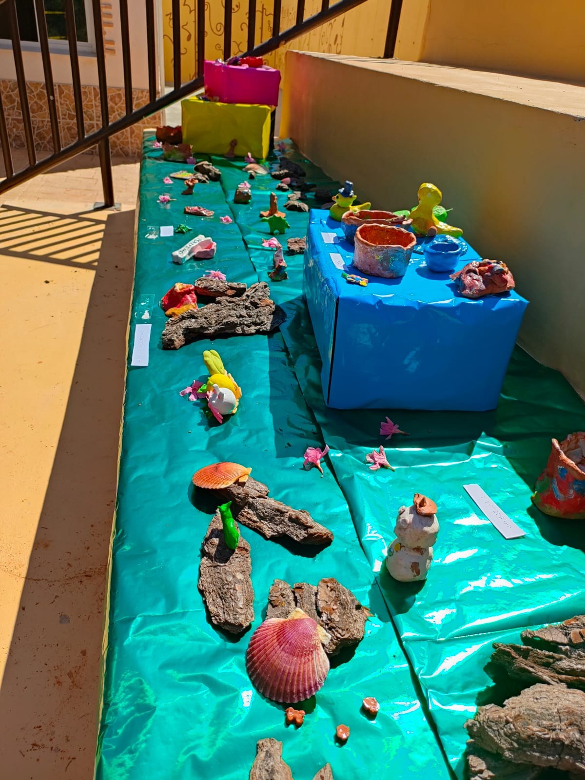 Exposición de figuras de barro - ClubONCE